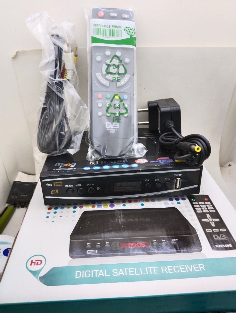 DTH HD DIGITAL SATELLITE RECEIVER ( USB, WIFI, YOUTUBE, MPEG4, IPTV )